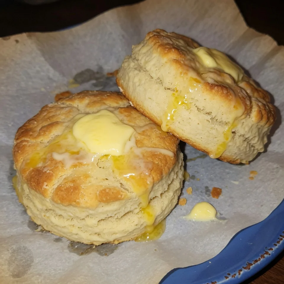 Mayonnaise Cathead Biscuits: Easy Southern Recipe - KitchensDiary